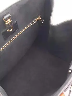 LOUIS VUITTON 2020 Mm Fold Tote Bag
