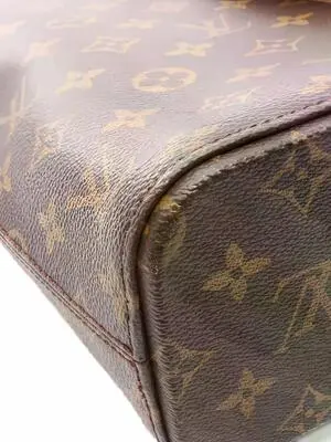 LOUIS VUITTON 2000s Luco Monogram Tote Bag