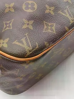 LOUIS VUITTON 2007 Batignolles Monogram Shoulder Bag