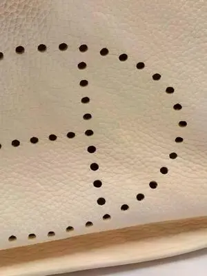 Hermès 2021 Evelyne Iii Pm Shoulder Bag - Neutrals