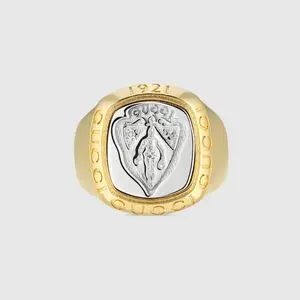 Gucci Crest Signet Ring - Gold-toned Metal