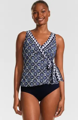 LANDS' END Chlorine Resistant V-neck Tankini Swimsuit Top - Seashell Geo/navy Border