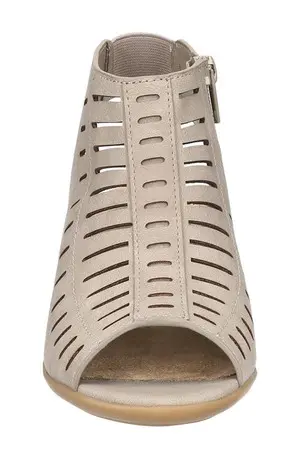 EASY WORKS BY EASY STREET Elevate Caged Sandals - Gray
