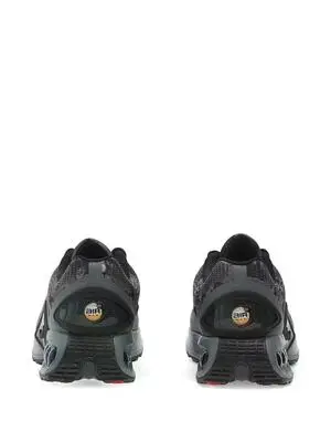 Nike Max Dn Nrg Lace-up Sneakers - Grey