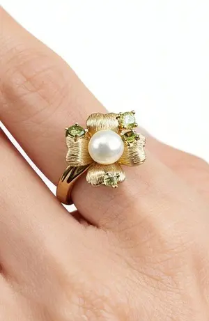 RETRO CHIC Garden Blossom Sculptural Ring