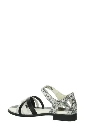 Think! Kamaa Strappy Sandal