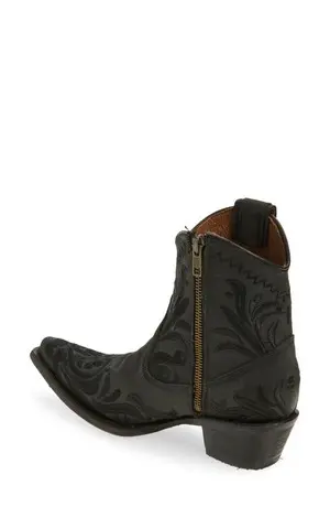 CIRCLE G Embroidered Western Ankle Boots - Black