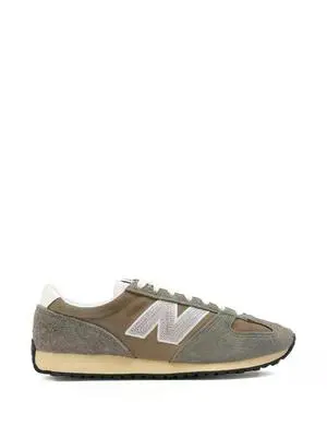 NEW BALANCE Logo Sneakers - Grey