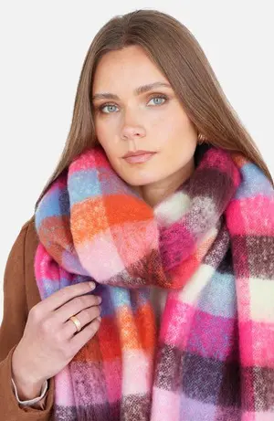 YUMI Color Block Super Fluffy Scarf