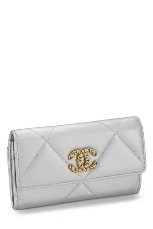 Chanel Quilted Lambskin 19 Flap Wallet