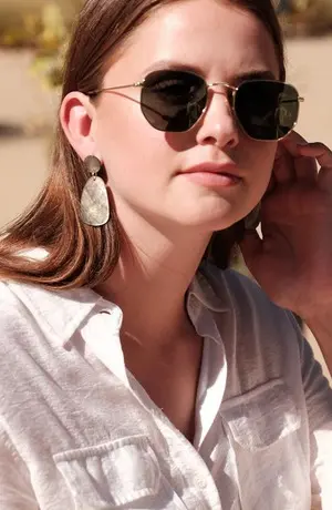 Likhâ Mother-of-pearl Drop Earrings - Black