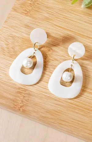 Likhâ Mother-of-pearl And Pearl Earrings - White