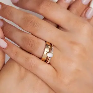 SARA PATINO Petite Oval Pearl Ring