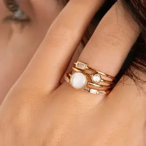 SARA PATINO Single Baguette Ring