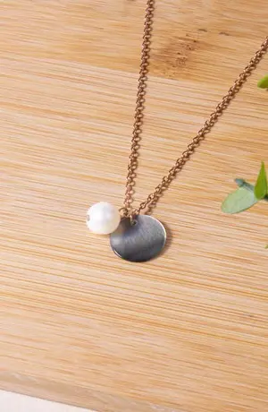 Likhâ Mother-of-pearl And Pearl Pendant Necklace - Black