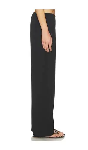 Donni. Crepe Simple Pant