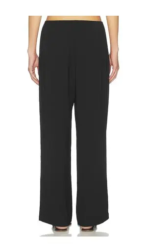 Donni. Crepe Simple Pant