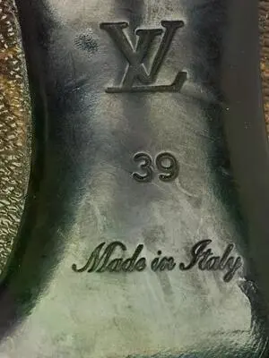 LOUIS VUITTON Stud-embellished Pumps