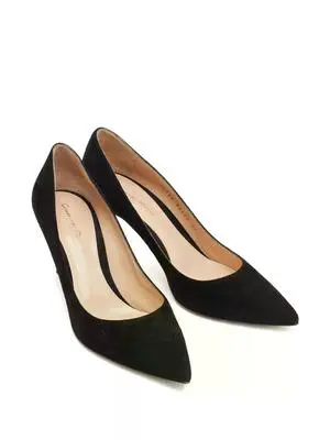 Pointed Pumps