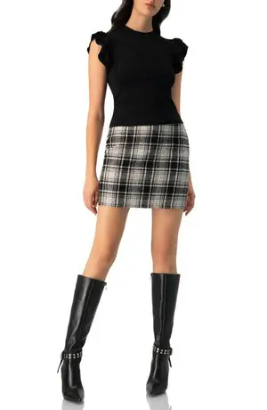 IVONNE Ribbed Straight Top With Ruffles - Black