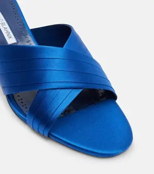 Manolo Blahnik Viera 50 Satin Mules - Blue