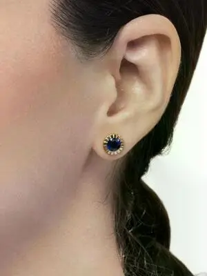 Retrouvai Sapphire Stud Earrings - Gold