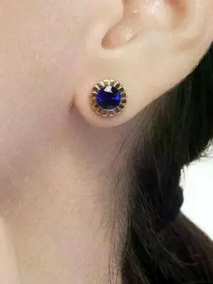 Retrouvai Sapphire Stud Earrings