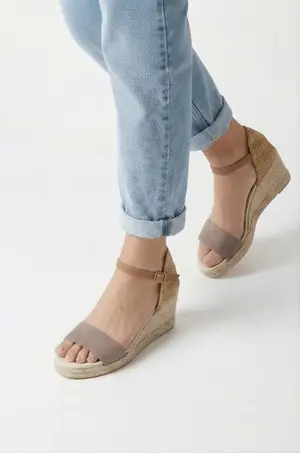 MENINA STEP Jimena Single Band Wedge Sandals - Taupe