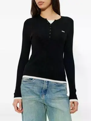 GESTUZ Buttoned Ribbed Top