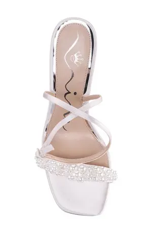 Nina Evette Platform Sandals With Ankle Strap And Pearl Detail - Ivory