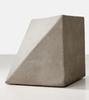 MICHAEL VERHEYDEN Michaël Verheyden Concrete Bookend