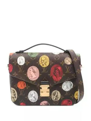 Louis Vuitton Printed Shoulder Bags