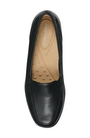 Easy Spirit Moc-toe Leather Flat