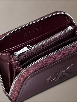 Calvin Klein Bold Monogram Medium Zip Wallet - Fudge