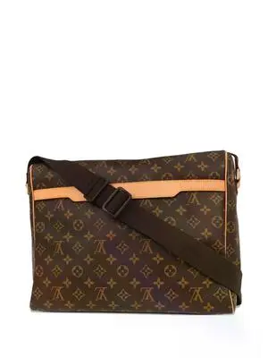 LOUIS VUITTON 2004 Abbesses Monogram Shoulder Bag
