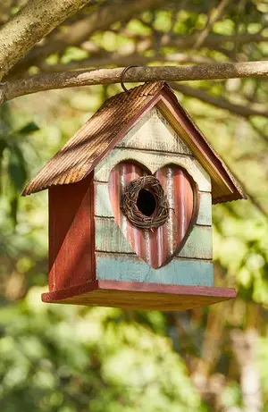 GLITZHOME 8.75"h Distressed Solid Wood Birdhouse With Heart