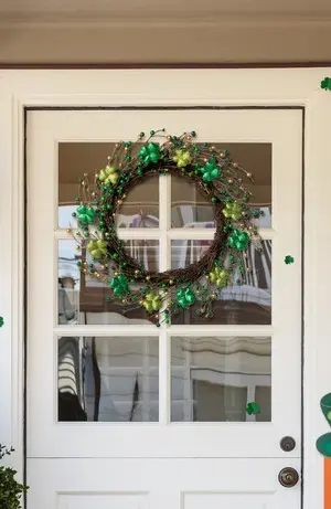 GLITZHOME 20"d St. Patrick's Shamrock Berry Wreath