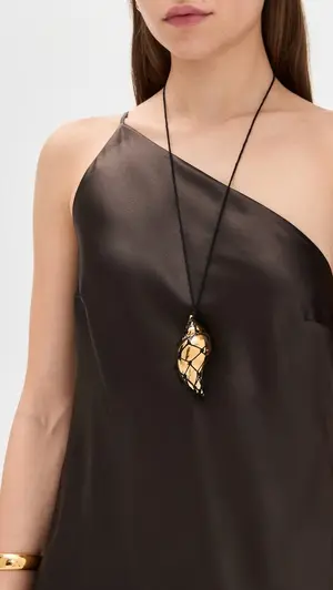 HEAVEN MAYHEM Gold-tone Shell Necklace - Black/gold