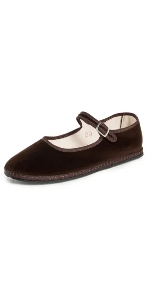 Vibi Venezia Round Toe Shoes For Women