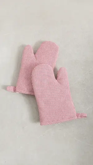 WEEZIE Oven Mitts Pair