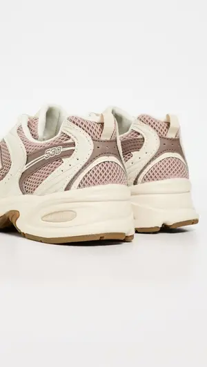 NEW BALANCE 530 Sneakers - Beige/brown