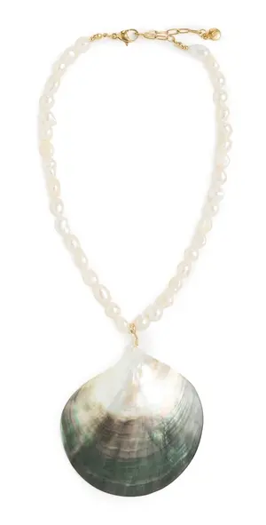 MAYAMAR Large Shell Pendant Necklace - Pearl