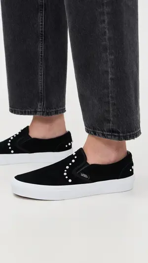 VANS Classic Slip-on Sneakers