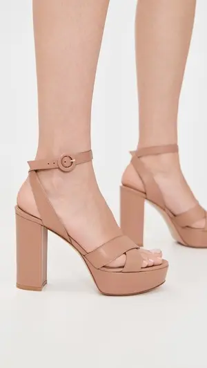 GIANVITO ROSSI Sabrina Nappa Heels - Praline