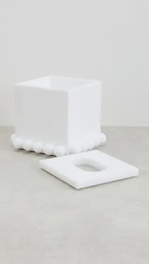 TIZO DESIGN Lucite Tissue Box With Lid