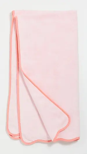 WEEZIE Scallop Bath Towel - Light Pink