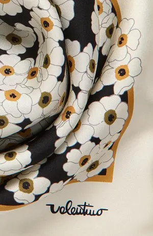 Valentino Garavani Daisy Print Silk Scarf