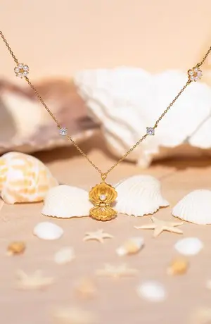GIRLS CREW Shell Pendant Necklace - Gold