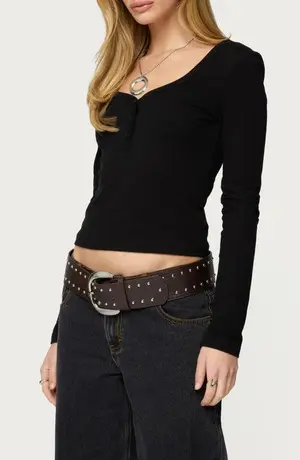 EDIKTED Leah V-neck Crop Henley Top - Black