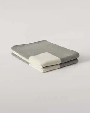 Johnstons Of Elgin Art Geometric Grey & Cashmere Throw - Natural